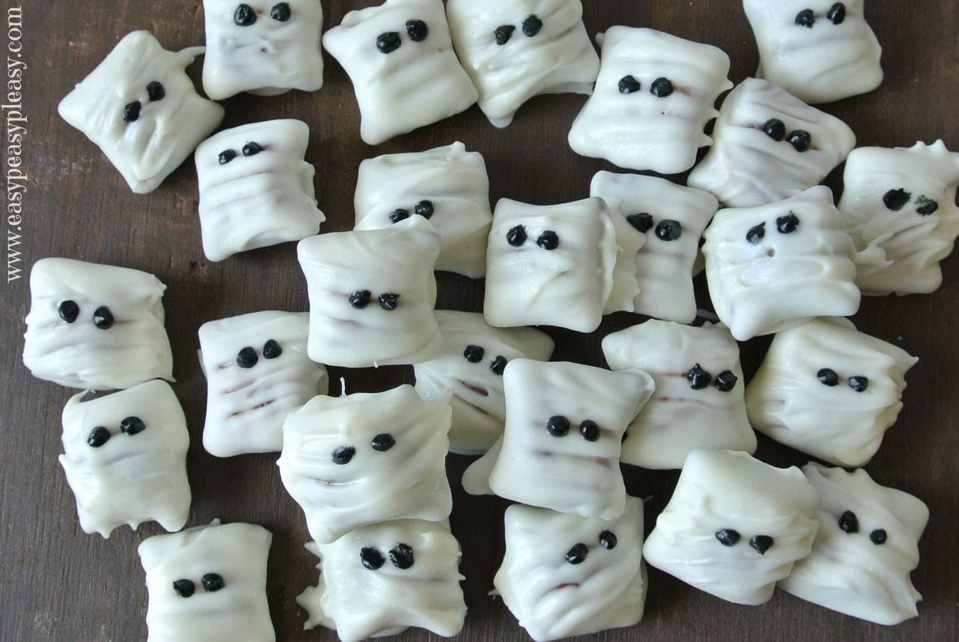 Trick Or Treat Mummy Nuggets - Easy Peasy Pleasy